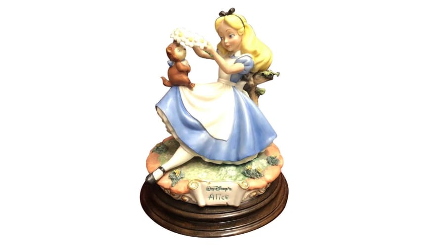 Alice With Her Cat Walt Disney Porcelain Figurine 9x9x10.5 at Kissimmee ...