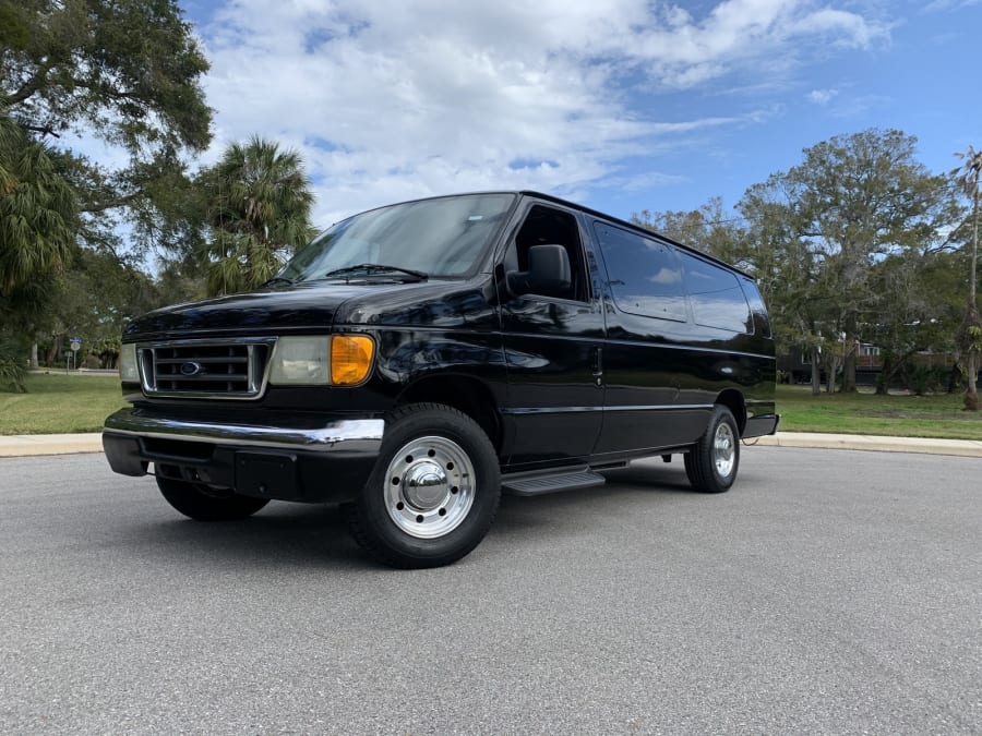 2004 Ford E250 at Kissimmee 2021 as W82 - Mecum Auctions