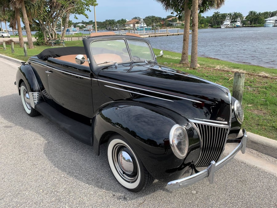 1939 Ford Deluxe Convertible for Sale at Auction - Mecum Auctions