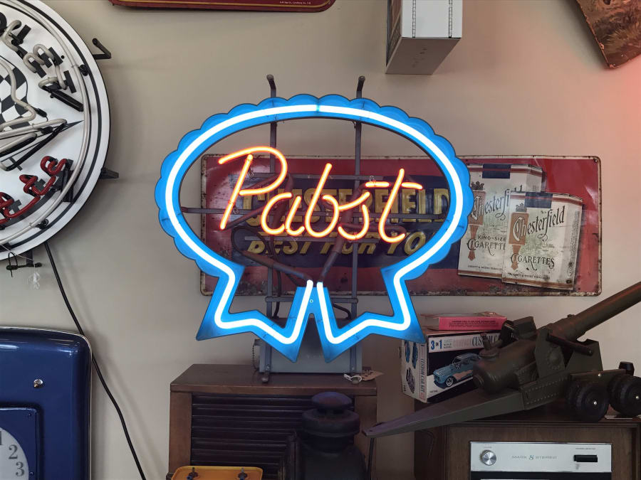 Pabst Window Neons Lot Of 2 at Kissimmee Road Art 2019 as A265 - Mecum ...