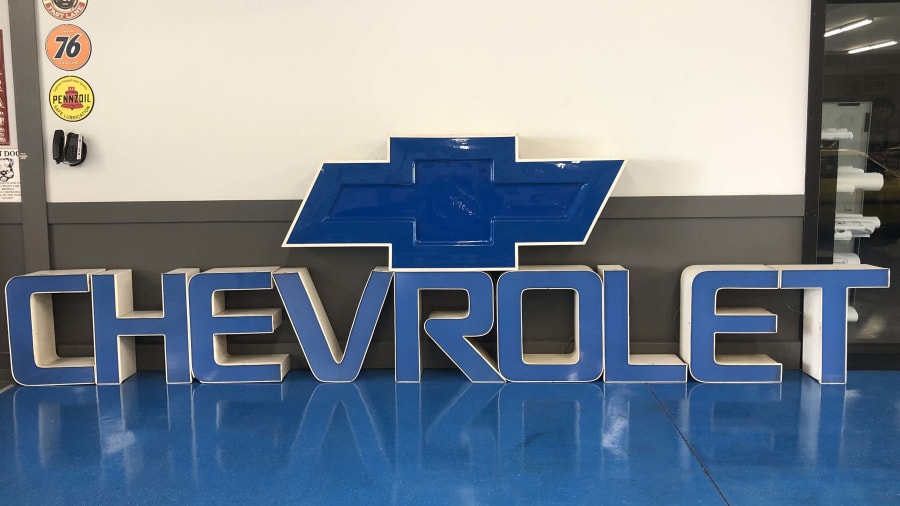 Chevrolet Bow Tie And Dealership Letters at Indy Fall Special 2020 as ...