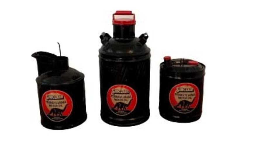 Sinclair Dinosaur Oil Cans at Indy Fall Special 2020 as Z226 - Mecum ...