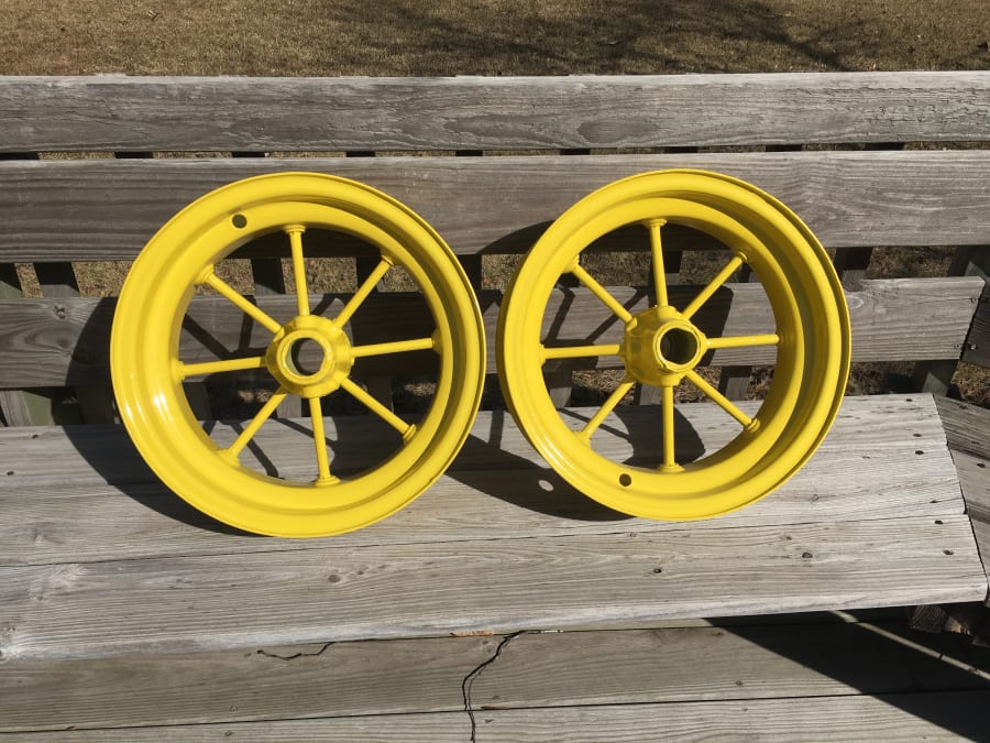 Round Spoke Rims at Gone Farmin' Tractor Spring Classic 2016 as M302 ...