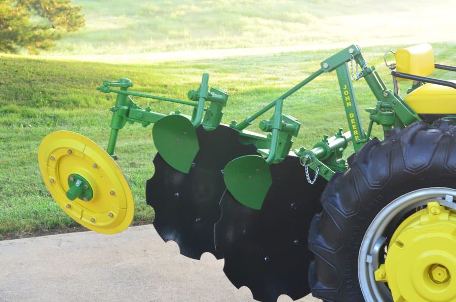 John Deere 472 Plow for Sale at Auction - Mecum Auctions