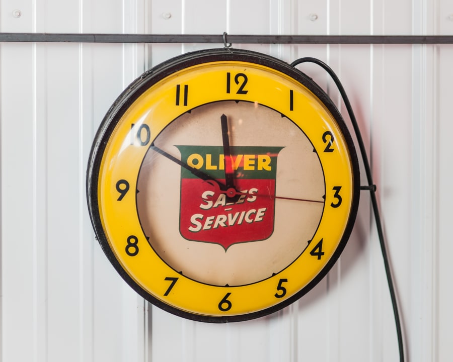 Oliver Neon Clock 15 Inch Diameter at Gone Farmin' Spring Classic 2017 ...