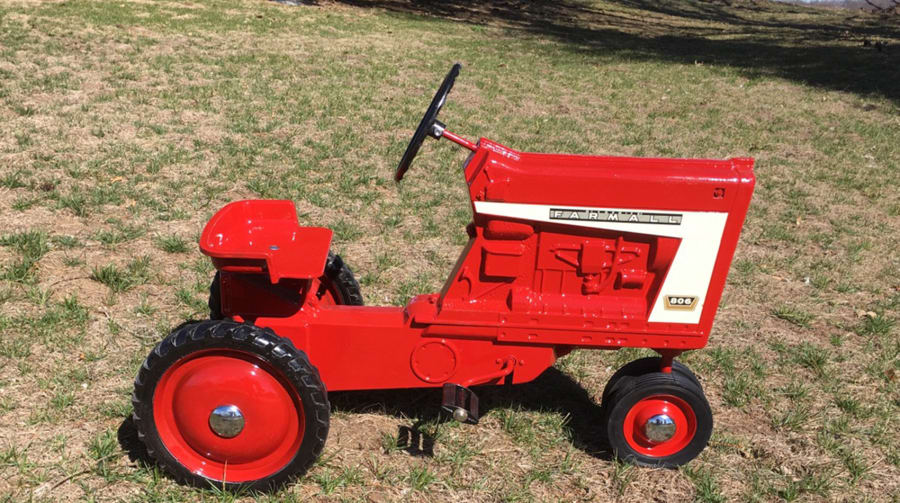 International 806 Pedal Tractor at Gone Farmin' Spring Classic 2017 as ...