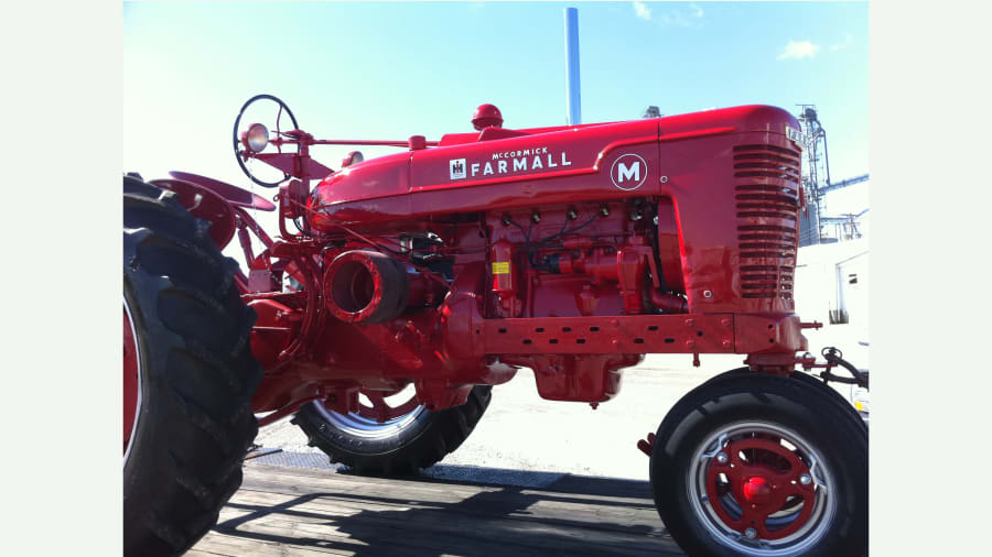 1948 Farmall M at Gone Farmin' Spring Classic 2017 as S15.1 - Mecum Auctions