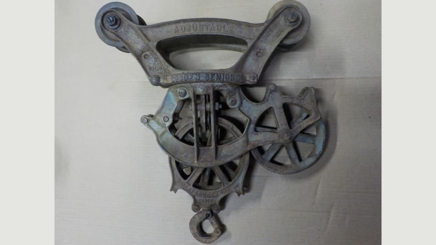 Louden Senoir Barn Hay Trolley for Sale at Auction - Mecum Auctions