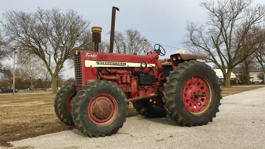 1968 Farmall 1256 FWA for Sale at Auction - Mecum Auctions