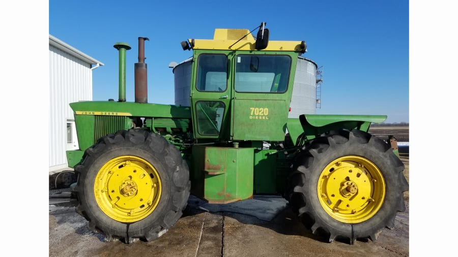 1971 John Deere 7020 at Davenport 2019 as S132 - Mecum Auctions