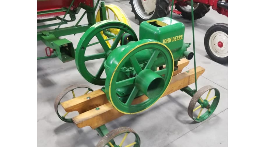 John Deere Hit N Miss Motor at Davenport 2019 as F135.1 - Mecum Auctions