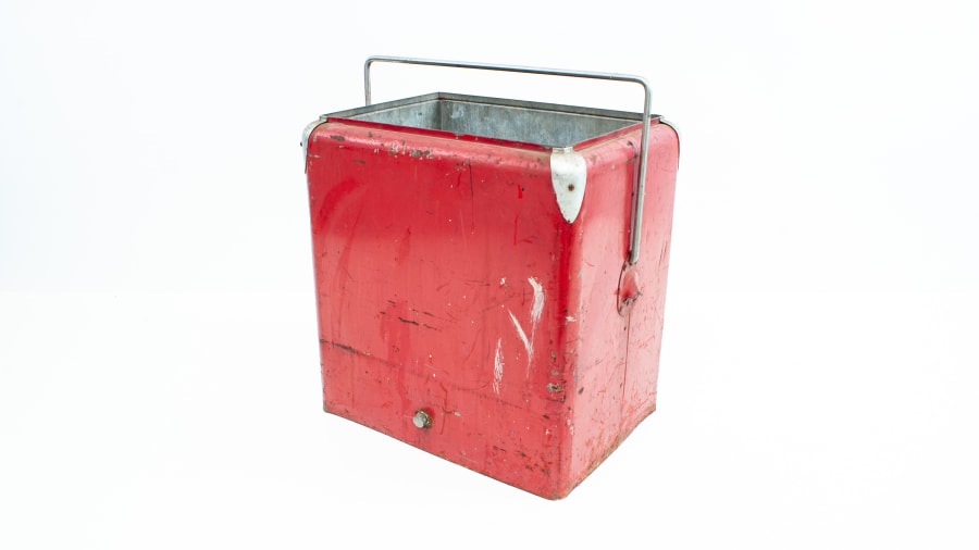 Red Cooler 18x19x13 at Davenport 2020 as H260 - Mecum Auctions