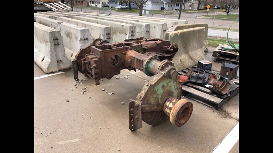 John Deere Rear End at Gone Farmin' Spring Classic 2021 as M260 - Mecum ...