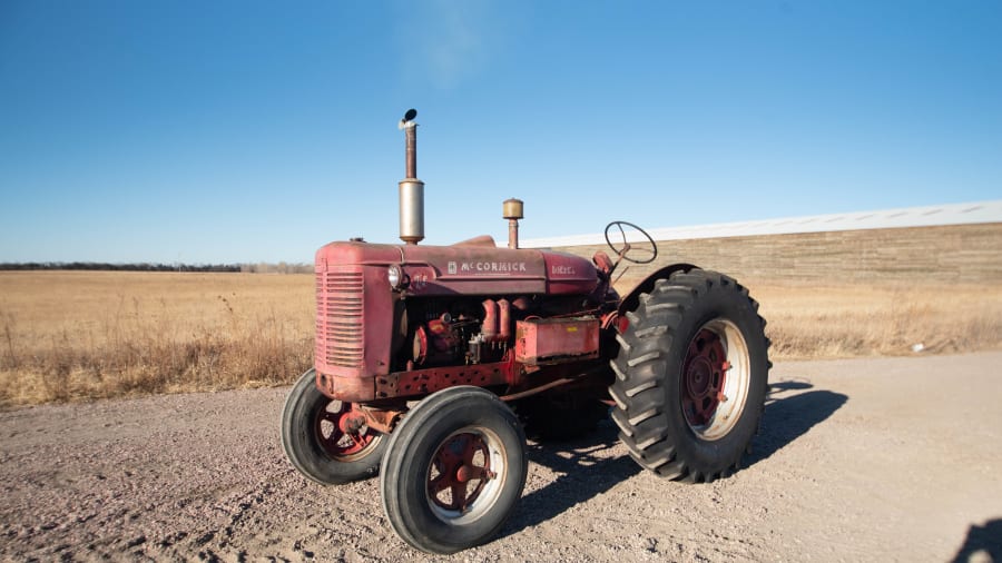 1953 McCormick WD-6 at Gone Farmin' Spring Classic 2021 as F83 - Mecum ...