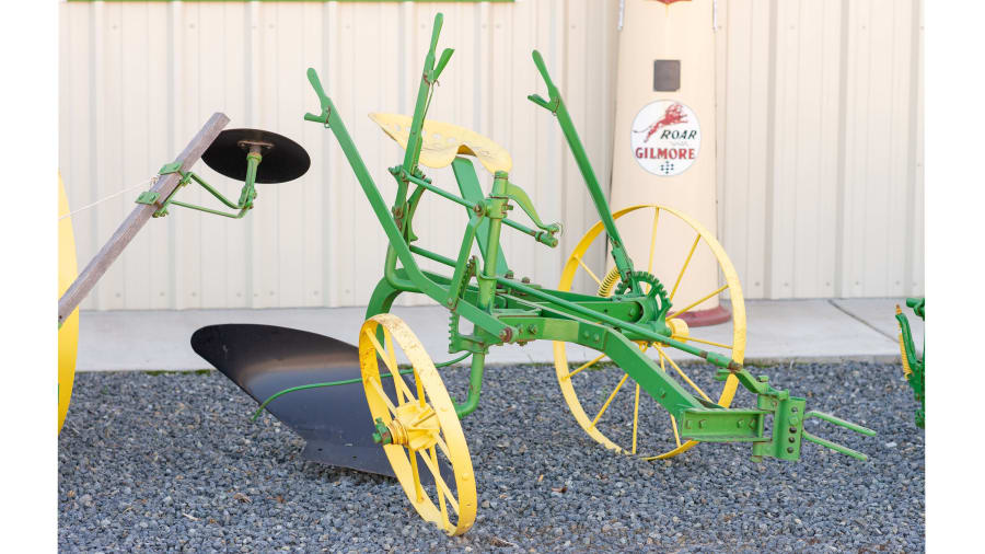 John Deere Single-Bottom Plow at Gone Farmin' Spring Classic 2021 as ...