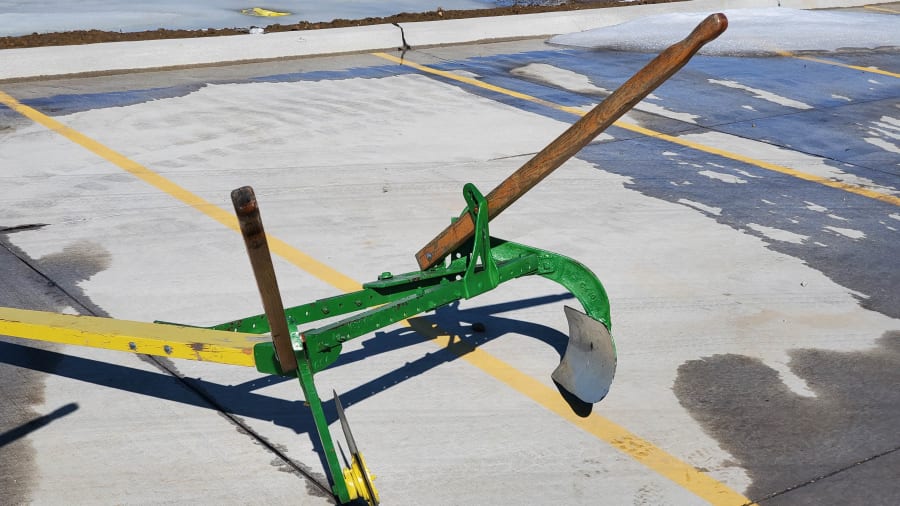 John Deere Grape And Berry Hoe for Sale at Auction - Mecum Auctions