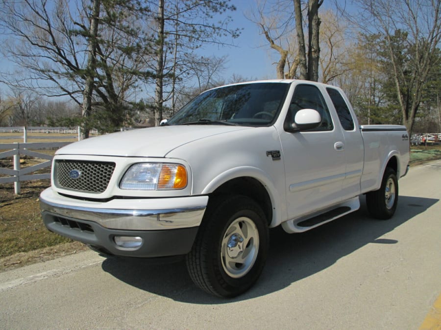 2000 Ford F150 Pickup at Gone Farmin' Spring Classic 2022 as K107 ...