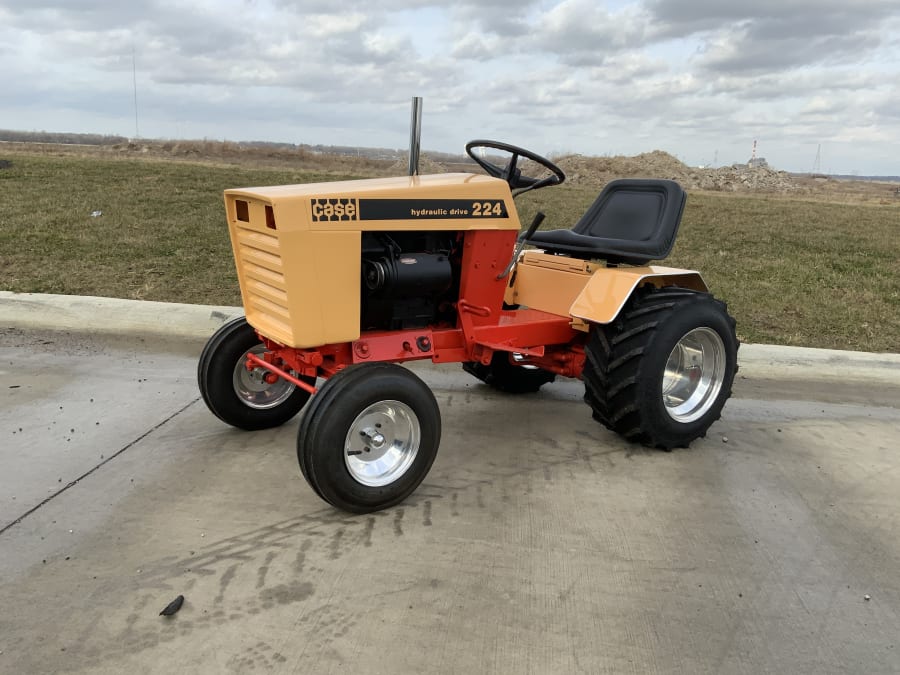 Case 224 for Sale at Auction - Mecum Auctions