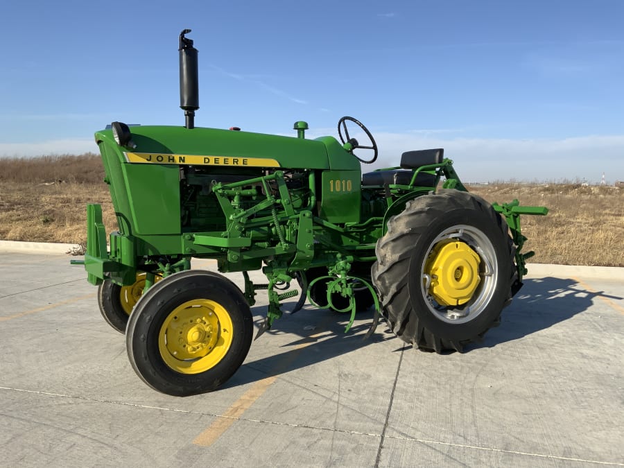 1963 John Deere 1010 at Gone Farmin' Spring Classic 2022 as S89 - Mecum ...