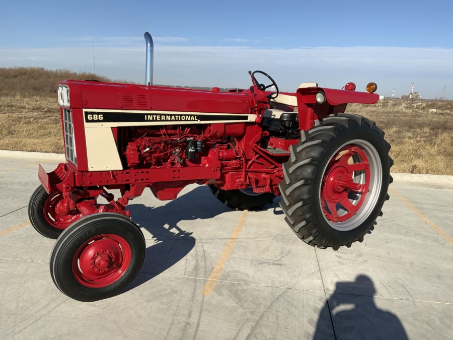 1976 International 686 at Gone Farmin' Spring Classic 2022 as S105 ...