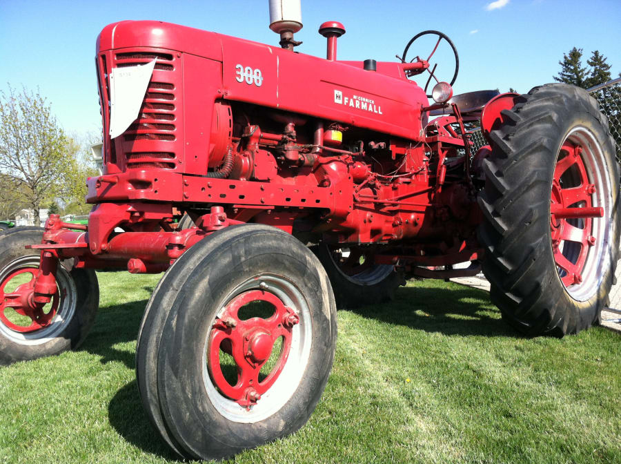 1955 Farmall 300 at Gone Farmin' 2012 as S134 - Mecum Auctions