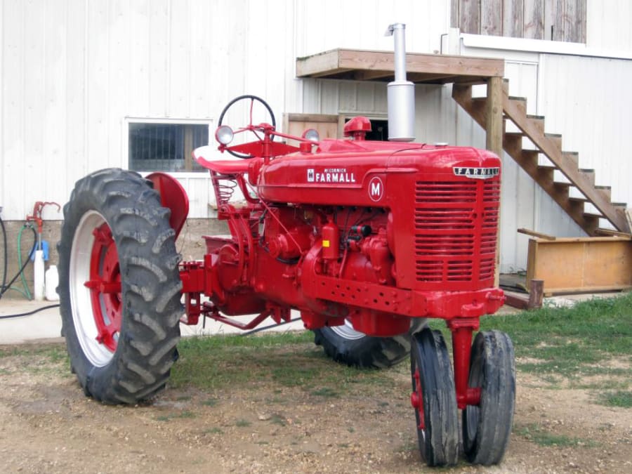 1942 Farmall M at Gone Farmin' Iowa Spring 2013 as S16 - Mecum Auctions