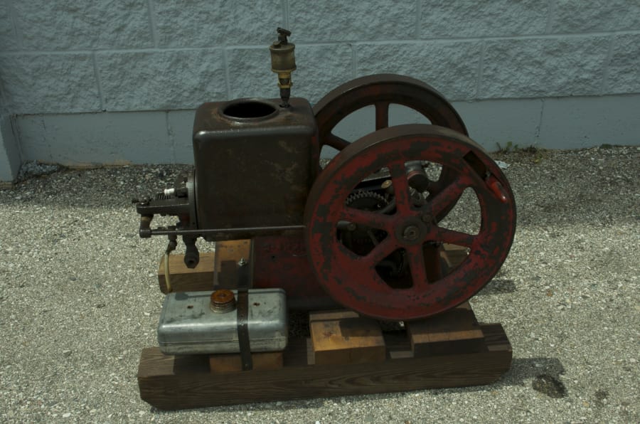 Termatt & Monahan 1 1/2 HP Engine at Gone Farmin' Walworth 2013 as T1 ...