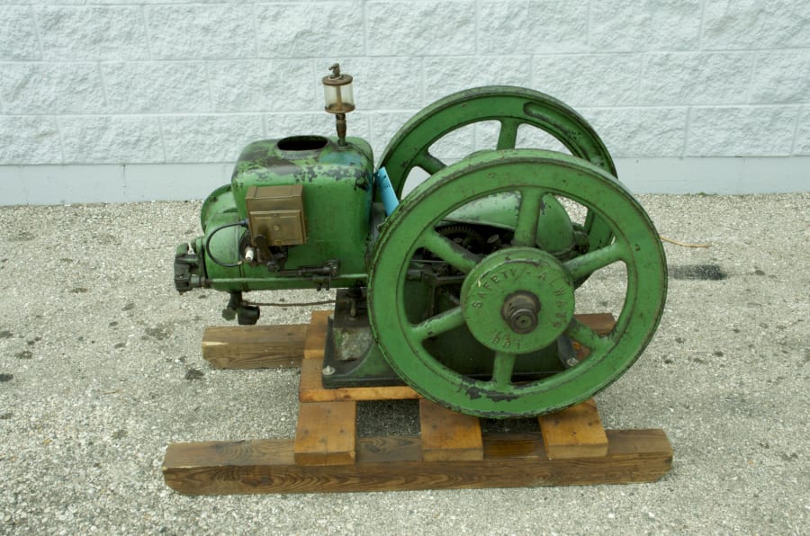 Sandwich 3 HP Engine for Sale at Auction - Mecum Auctions