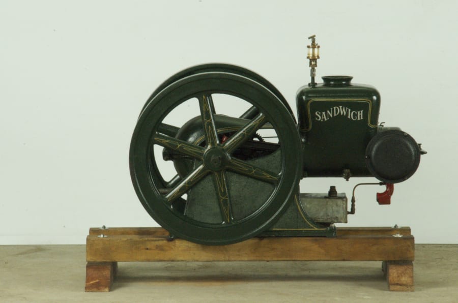 Sandwich 2 1/2 HP Engine for sale at Gone Farmin' Walworth 2013 as T17 ...