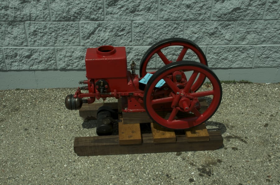 Waterloo Boy 1 1/2 HP for sale at Gone Farmin' Walworth 2013 as T66 ...