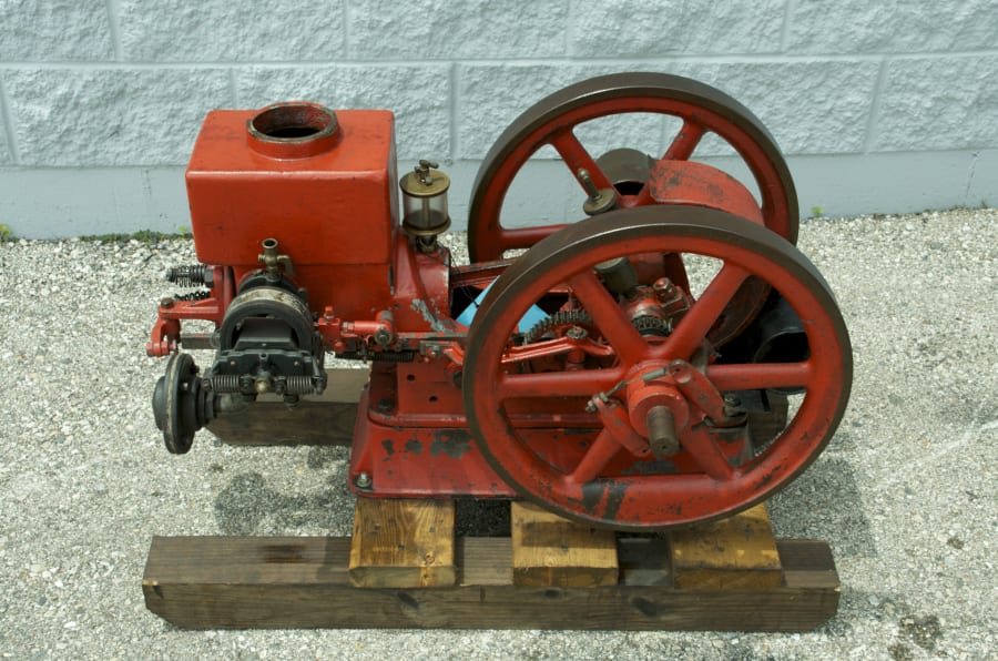 Waterloo Boy 2 HP Engine at Gone Farmin' Walworth 2013 as T68 - Mecum ...