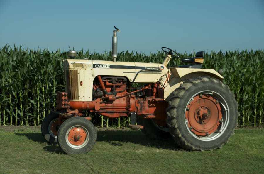 1965 Case 730 at Gone Farmin' Walworth 2013 as F72 - Mecum Auctions