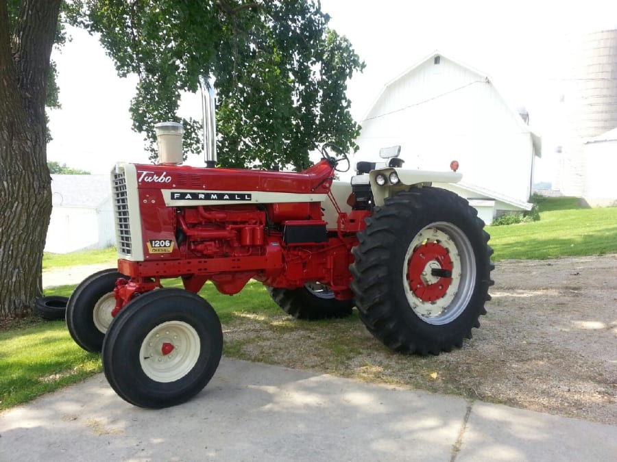 1966 International 1206 at Gone Farmin' Walworth 2013 as S90 - Mecum ...
