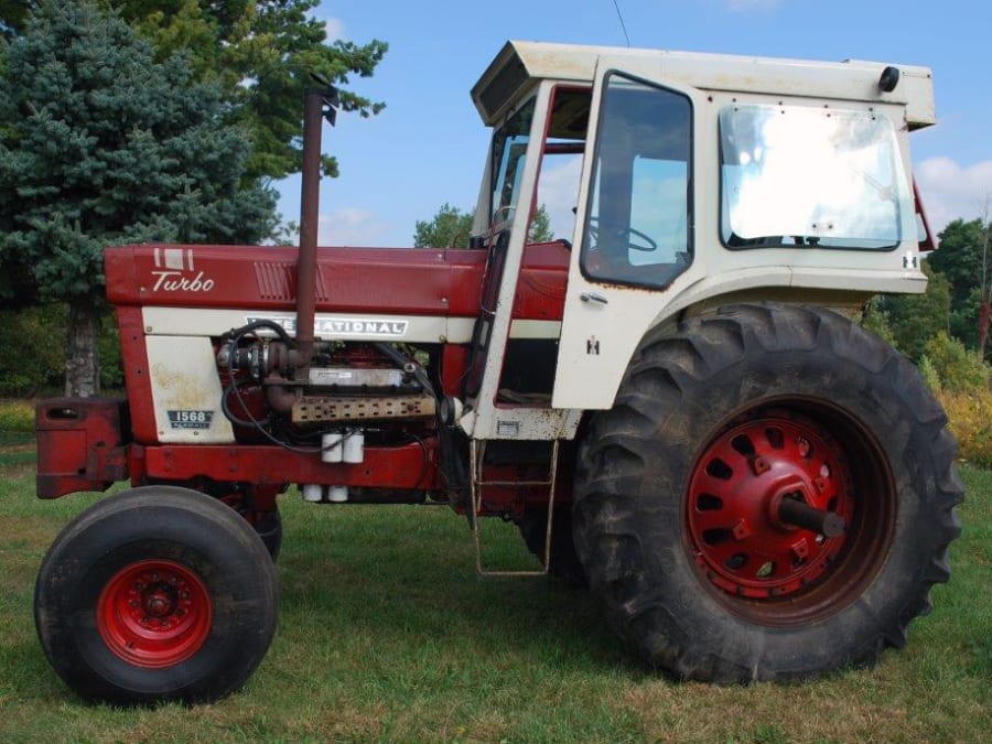 1974 International 1568 at Gone Farmin' Iowa 2013 as S91 - Mecum Auctions