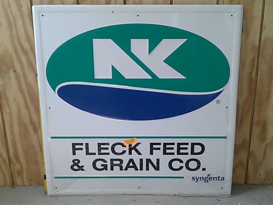 Nk Seeds SST 36x36 at Gone Farmin' Tractor Spring Classic 2014 as M306 ...