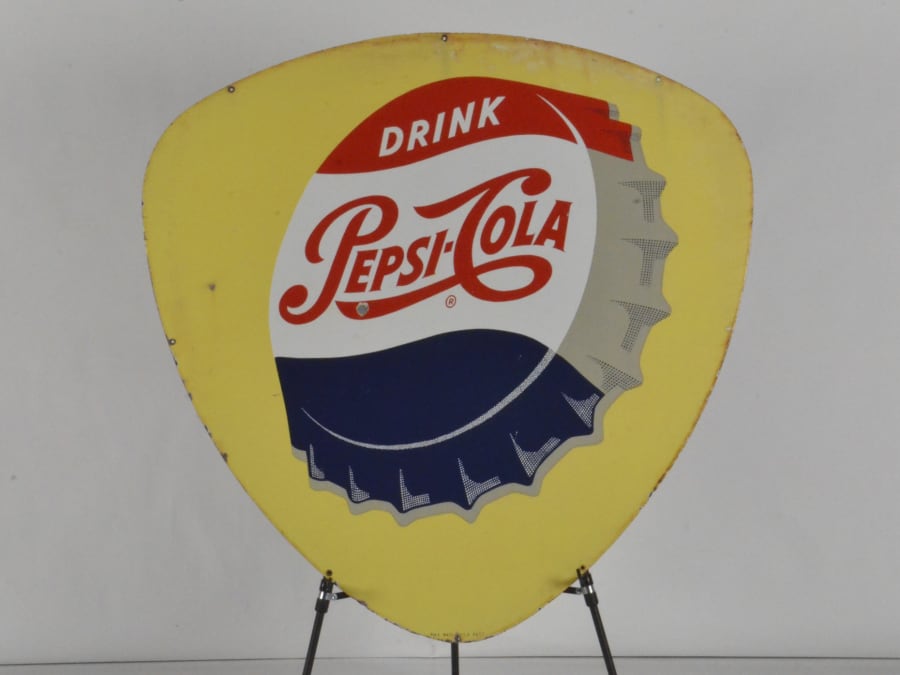 Pepsi Guitar Pick SSP at Gone Farmin' Nashville 2014 as M109 - Mecum ...