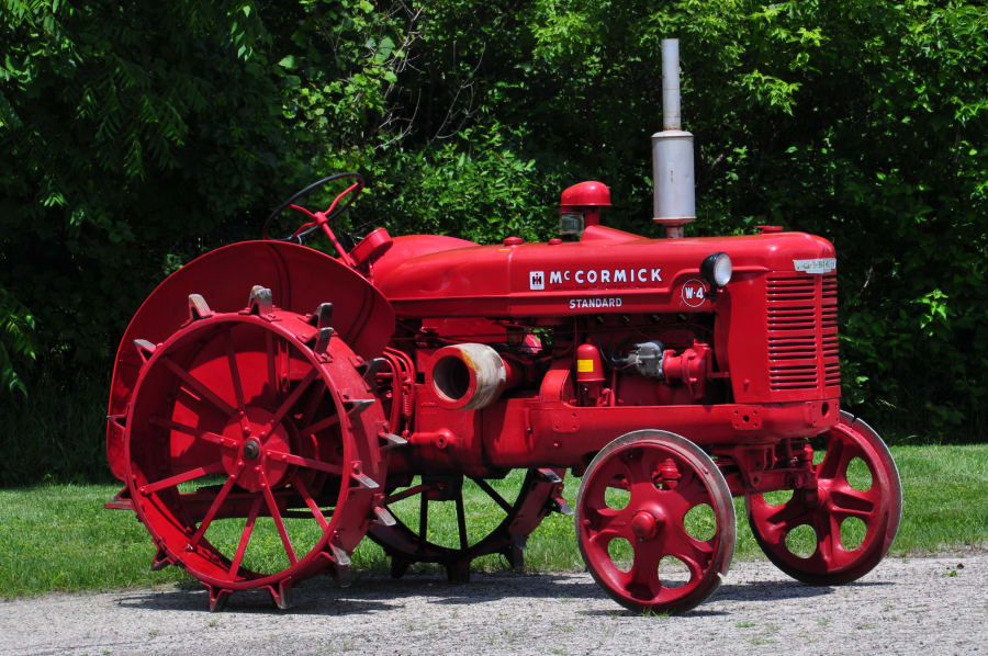 1948 McCormick W-4 at Gone Farmin' Walworth 2014 as F60 - Mecum Auctions