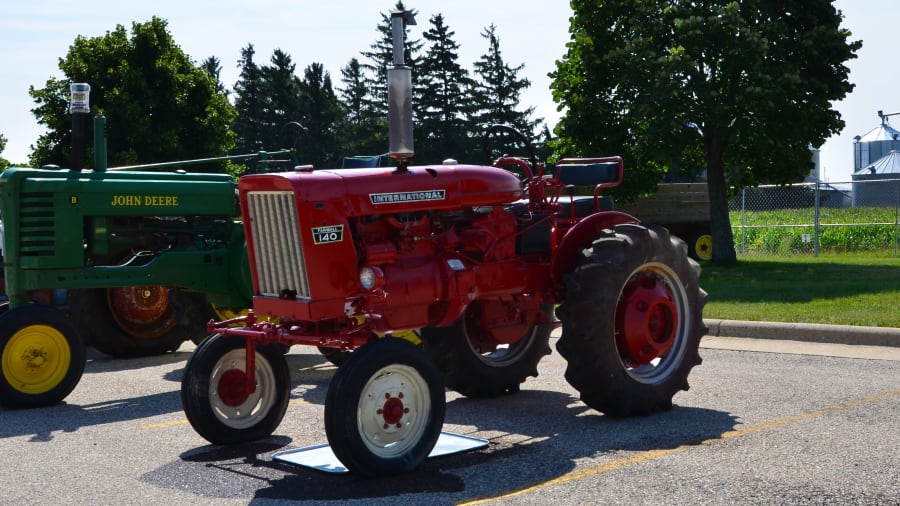 Farmall 140 for Sale at Auction - Mecum Auctions