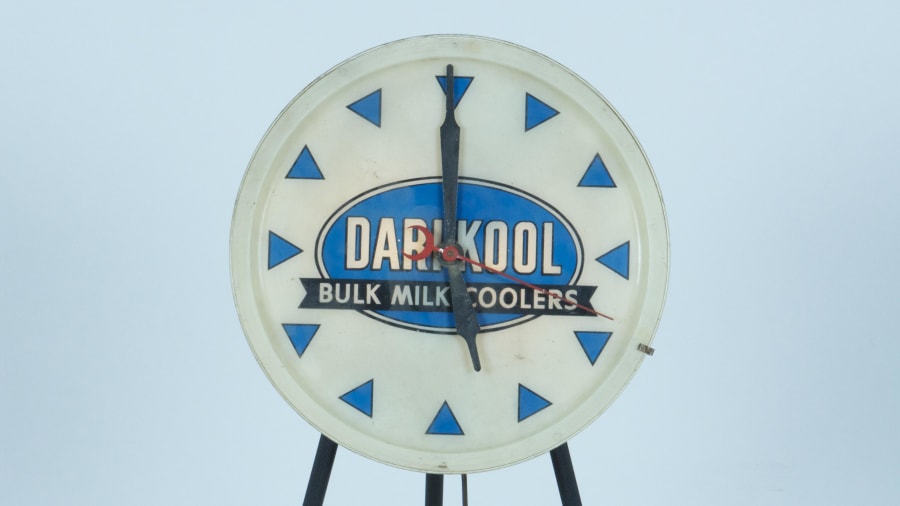 Darikool Clock 16 Inch at Gone Farmin' Walworth 2014 as M265 - Mecum ...