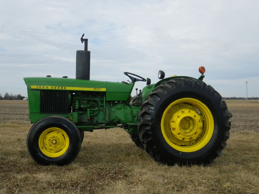 John Deere 1020 at Gone Farmin' Spring Classic 2015 as F69 - Mecum Auctions
