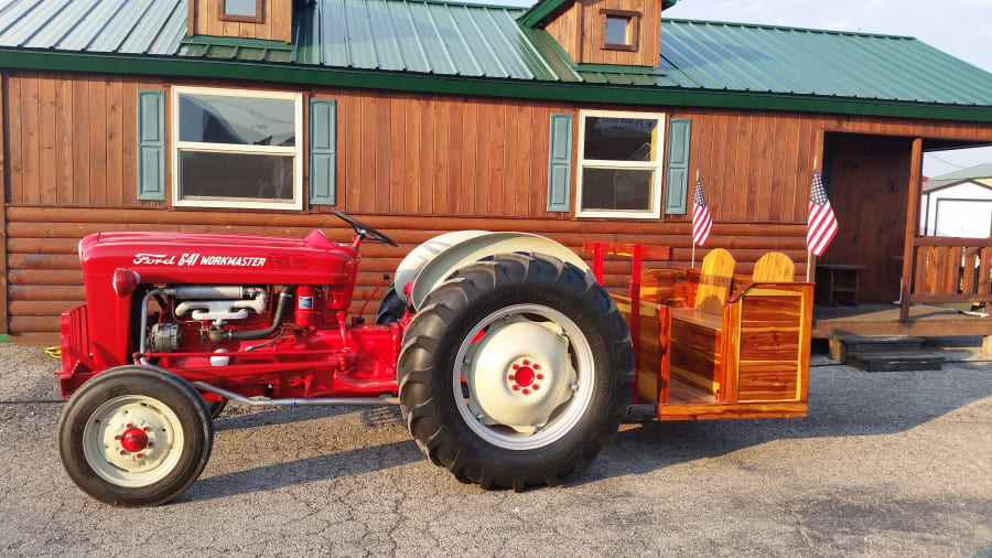 1958 Ford 641 at Gone Farmin' Nashville 2015 as S95 - Mecum Auctions