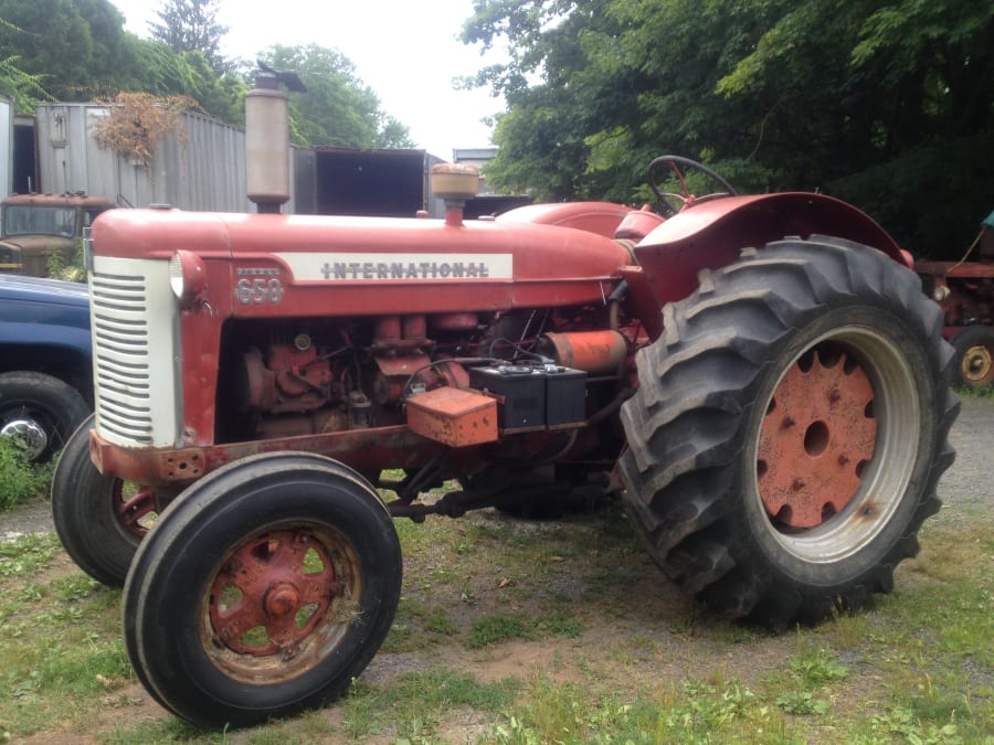 1958 International 650 D at Gone Farmin' Harrisburg 2015 as G111 ...