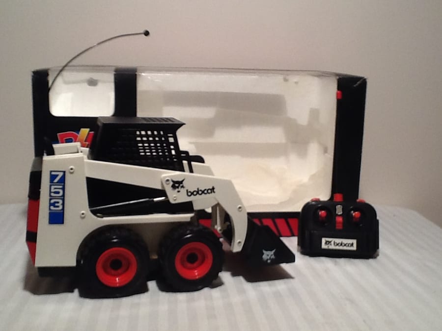 Bobcat 753 1/16 Remote Control at Gone Farmin' Iowa Premier 2015 as ...