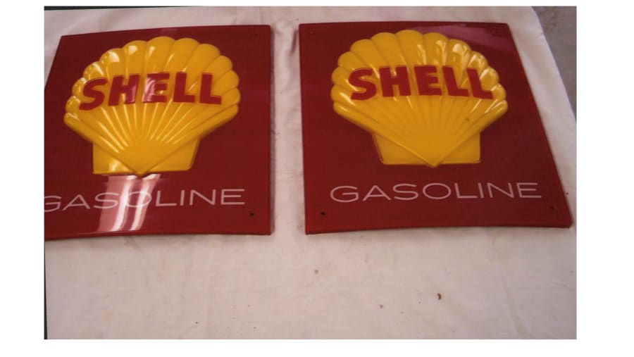 Shell Pump Plate Plastic for Sale at Auction - Mecum Auctions