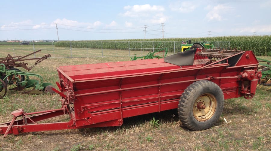Red Manure Spreader at Shorewood 2016 as M283 - Mecum Auctions