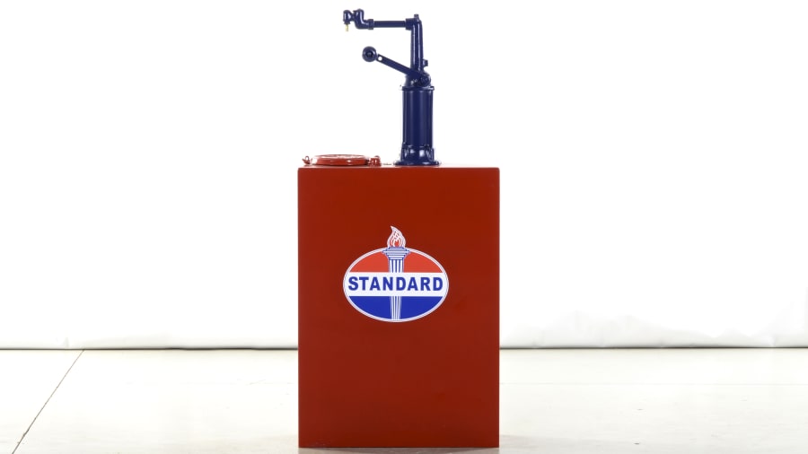 Standard Oil Pump Lubester 23x50x10 at Charles Schneider Collection ...