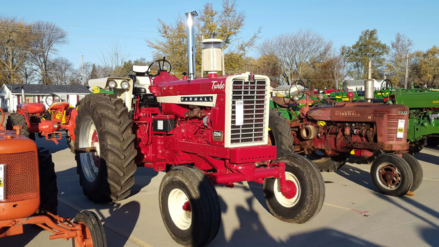 1966 Farmall 1206 D at Davenport 2016 as S166 - Mecum Auctions