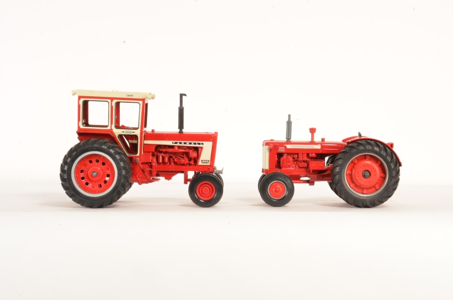 Farmall 806 And International 650 Diesel Lot Of 2 for sale at Davenport ...