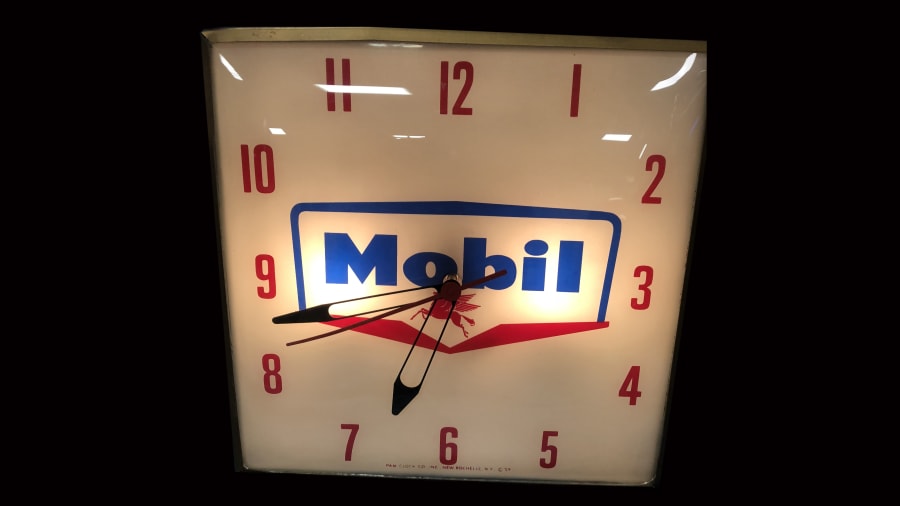 Pan Clock Co. 1959 Mobil Pegasus Clock 15x15 at Gone Farmin' Iowa ...