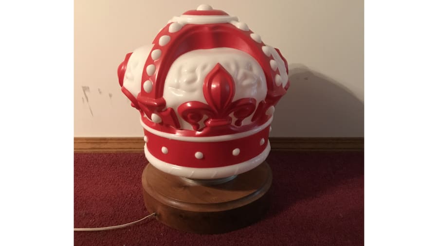 Crown Globe Red Crown 18x18x19 at Gone Farmin' Iowa Premier 2018 as ...
